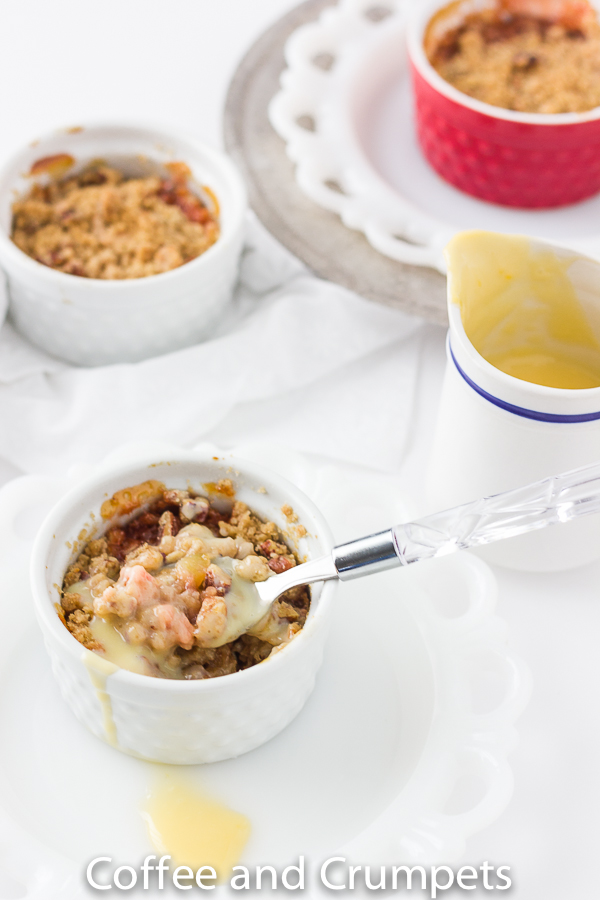 Apple and Rhubarb Crumble - Coffee and Crumpets